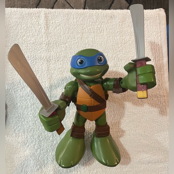 Toys | Teenage Mutant Ninja Turtle 12 Inch Leonardo Talking Action ...